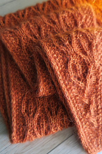 Ravelry: Glowing Ember Shawl pattern by Karolina Wesolek