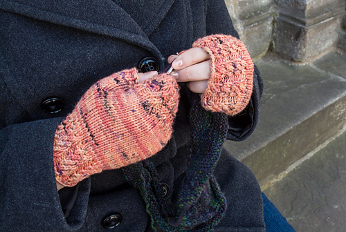 Ravelry: Before The Fall Mitts pattern by MollyGirl Yarn