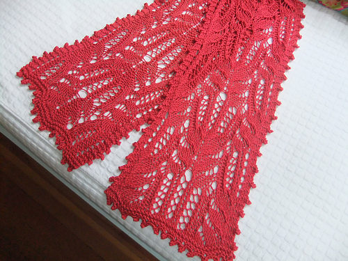 Ravelry: Kelly One Colour Scarf pattern by Louisa Harding