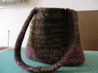 Ravelry: SJSEAL's Small felted bag