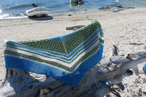 Ravelry: Beachside shawl pattern by Takako Takiguchi