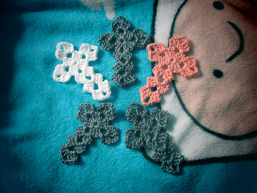 Ravelry: Yarn Cross pattern by Cherie Durbin