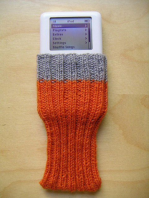 Ravelry: iPod Sock pattern by Jillian Neary