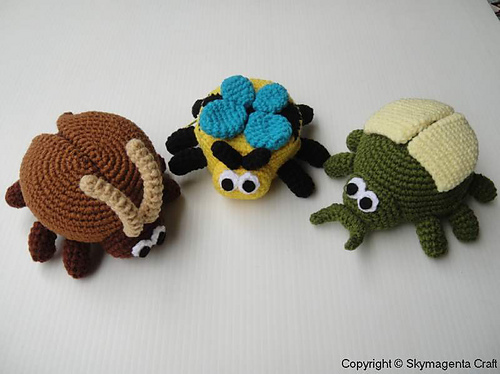 Ravelry: BUGS PURSE - Cockroach, Bee and Beetle pattern by Sky Magenta