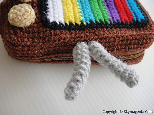 Ravelry: VINTAGE TELEVISION PURSE pattern by Sky Magenta