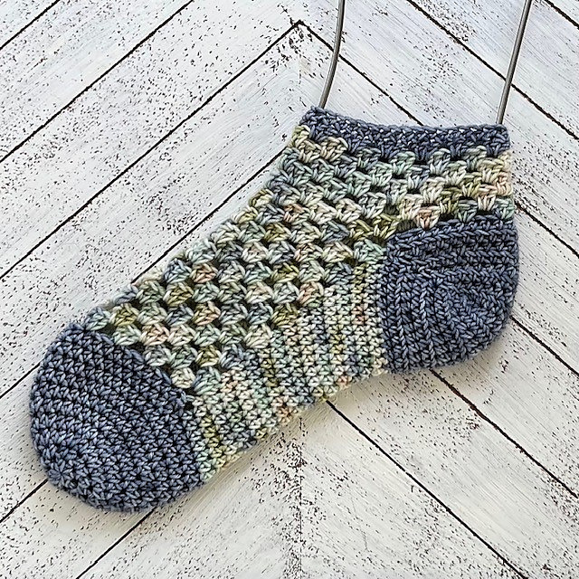 Ravelry: Granny Sock pattern by Shelly Diaz