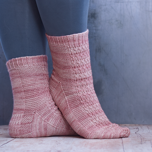Ravelry: Deft Socks pattern by Jo Shaw