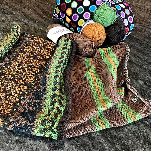 Ravelry: Turning Reversible Cowl and Gloves pattern by Wendy Gaal