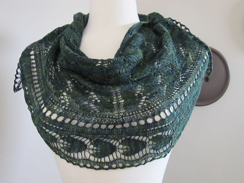 Ravelry: Flyleaf Shawlette pattern by Michelle Miller