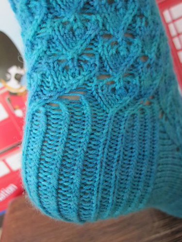 Ravelry: 2luvcrew pattern by Alice Yu