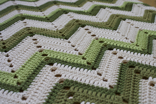 Ravelry: b16-24 Baby Snug pattern by DROPS design