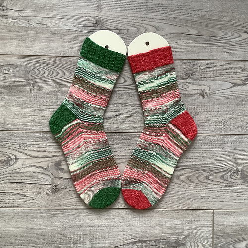 Ravelry: Quilted Stripes Socks pattern by Dana Rae Makes