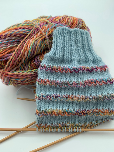 Ravelry: Scrappy lines socks pattern by Pien Roggeveen