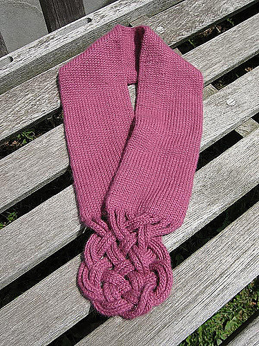 Ravelry: Knotted Medallion Scarf pattern by Sonja Simonson