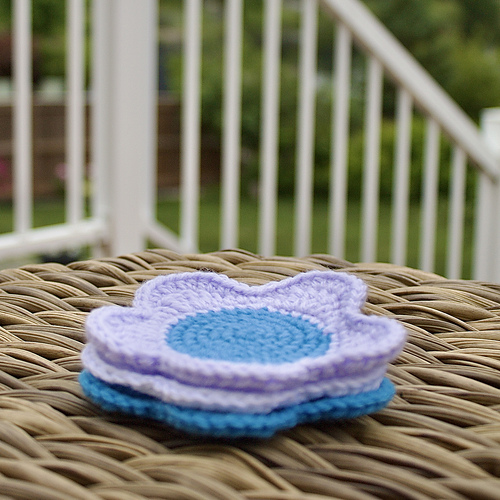 Ravelry: Summer Bloom Coasters pattern by Knits by Sophie