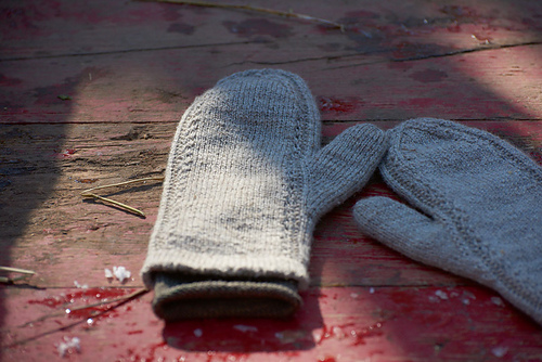 Ravelry: Interchangeable Mitten Liners pattern by Emily Foden