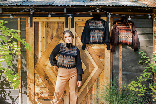 Ravelry: Vair pattern by Gudrun Johnston