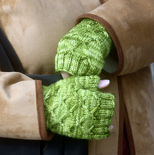 Ravelry: Junie Marie Mitts and Mittens pattern by Karen Troyer Ladman