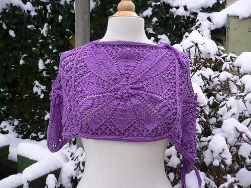 Ravelry: Magical Two Way Capelet pattern by Nicky Epstein