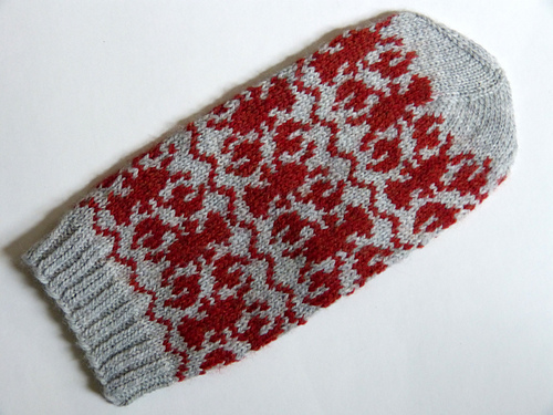 Ravelry: Rock Lobster mittens pattern by SpillyJane