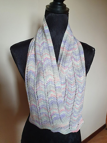 Ravelry: Chevron scarf pattern by Gloria Peek