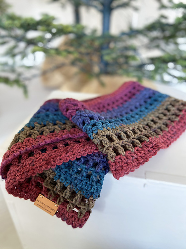 Ravelry: LB Infinity Scarf pattern by Stacy's Stitches