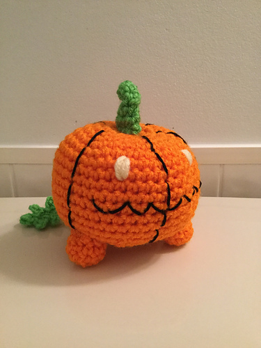 Ravelry: Amigurumi Pet Pumpkin pattern by Jenn Mulherin