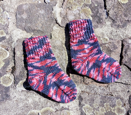 Ravelry: Preemie and Baby Socks pattern by Stefanie Bold