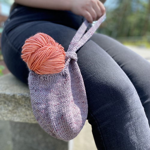 Ravelry: Dumpling Bag pattern by Stephanie Shiman