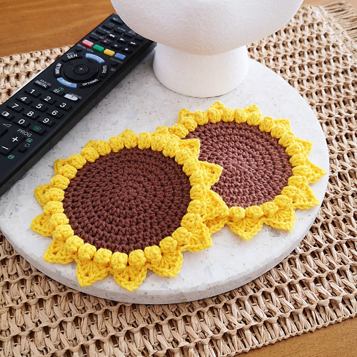 Ravelry: Sunflower Coaster pattern by Fay Lyth