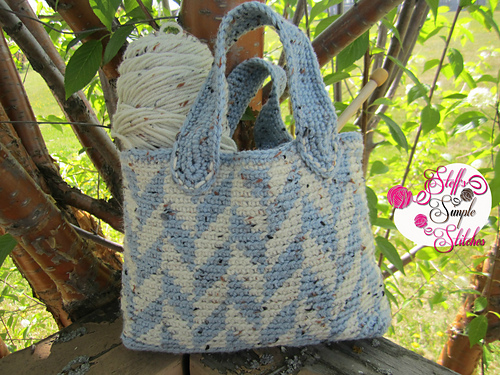Ravelry: Chelsea Chevron Bag pattern by Divine Debris