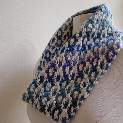 Ravelry: Welsh blanket - cowl pattern by Susan Ashcroft