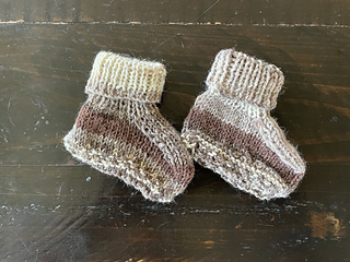 Ravelry: stitchnquilt's Greemy baby booties