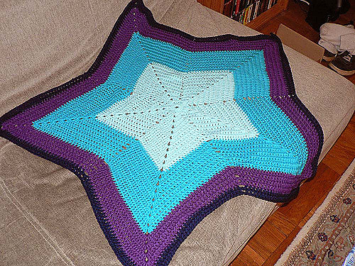 Ravelry: Baby Starghan (Star Afghan) pattern by Beth Espina-Cole