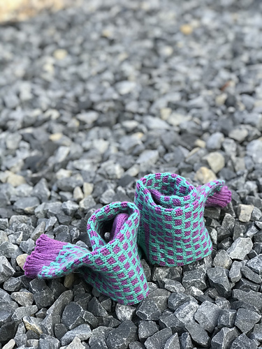 Ravelry: Lattice Entertain Ewe pattern by sowhynot