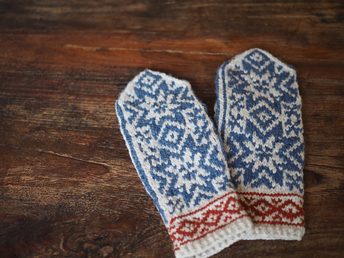Ravelry: Emma's Ice Flower Mittens pattern by Runningyarn