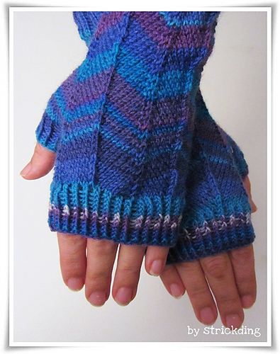 Ravelry: Jaywalker Mitts pattern by SaBine Vogelpoth