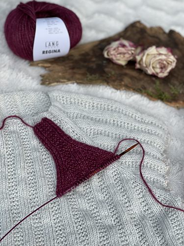 Ravelry: Twinset Lizzy pattern by Andrea Brauneis