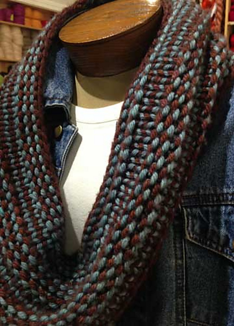 Ravelry: On the Dotted Line Cowl pattern by Janet Avila