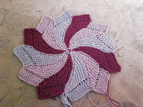 Ravelry: Windmill Dishcloth pattern by Sabina Koschlig