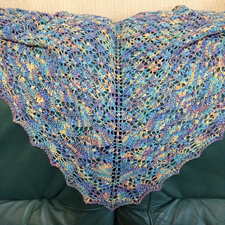 Ravelry: suiren's Swallowtail Shawl