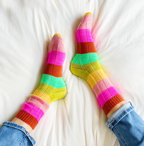 Ravelry: Wide Rib Sock Set pattern by Summer Lee