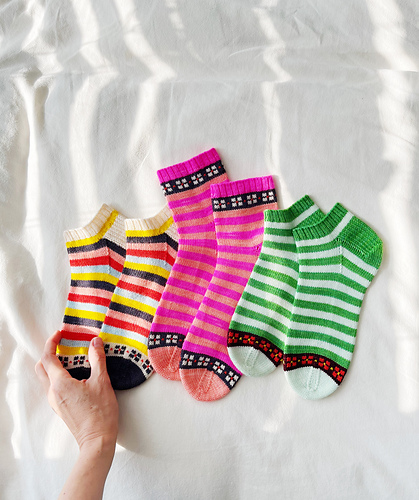 Ravelry: Folk Flower Socks pattern by Summer Lee