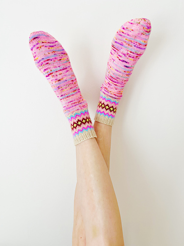 Ravelry: Mazie Socks pattern by Summer Lee