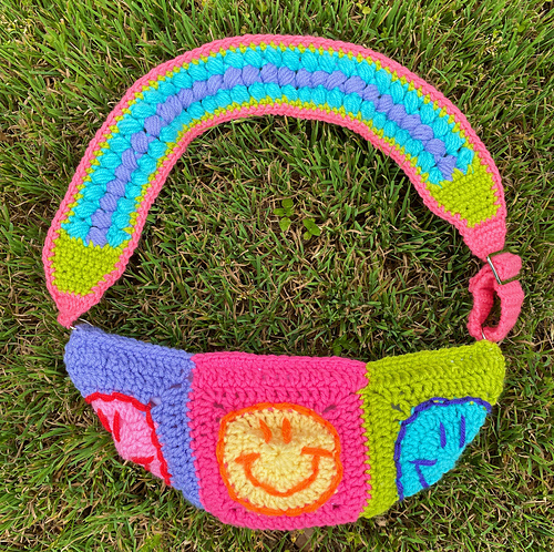Ravelry: Happy Daze Crossbody pattern by Abby Thacker