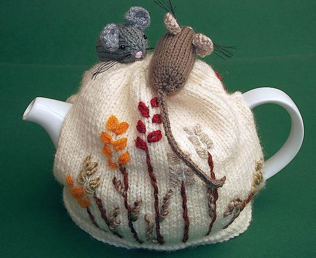 Ravelry: sunshinegirl3's Harvest Mouse Tea Cosy