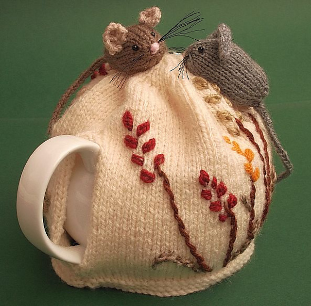 Ravelry: sunshinegirl3's Harvest Mouse Tea Cosy