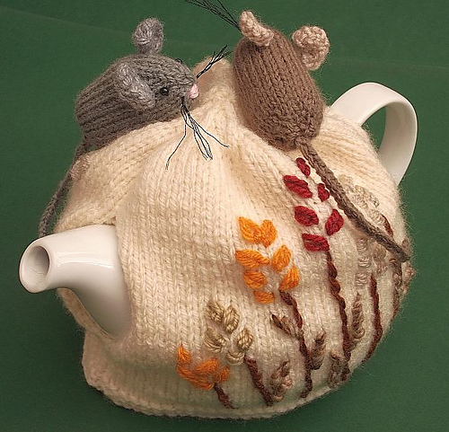 Ravelry: sunshinegirl3's Harvest Mouse Tea Cosy