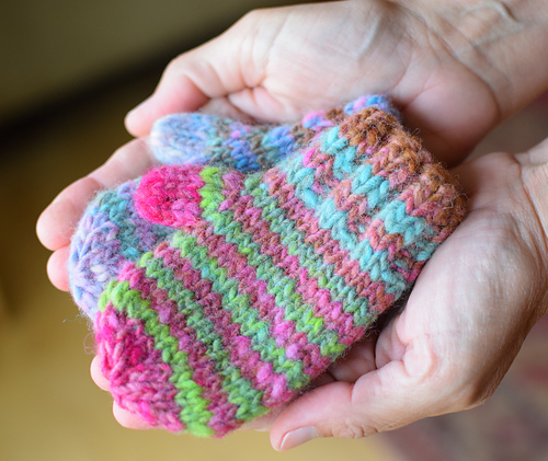 Ravelry: Little Waiting for Winter Mittens pattern by Susan B. Anderson