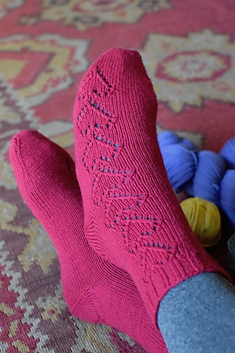Ravelry: Smooth Operator Socks pattern by Susan B. Anderson
